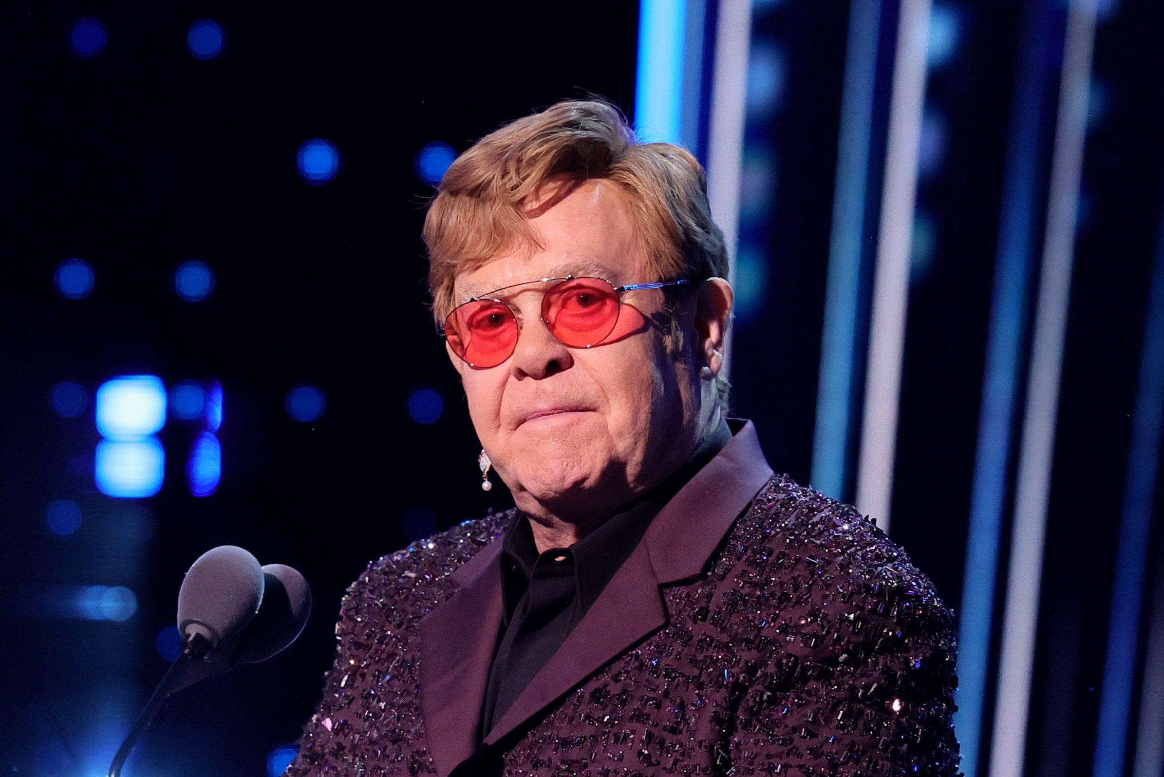 Elton John ha lanzado un nuevo single titulado “Never too Late ...